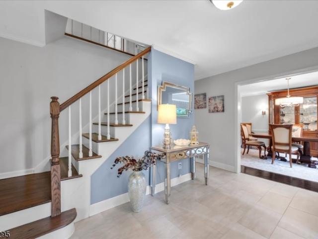 891 Sherwood Rd