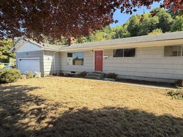 891 Rowe St, Reedsport, OR 97467