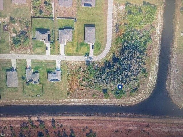 891 Yellowbird Dr Lot 7, Fort Myers, FL 33913
