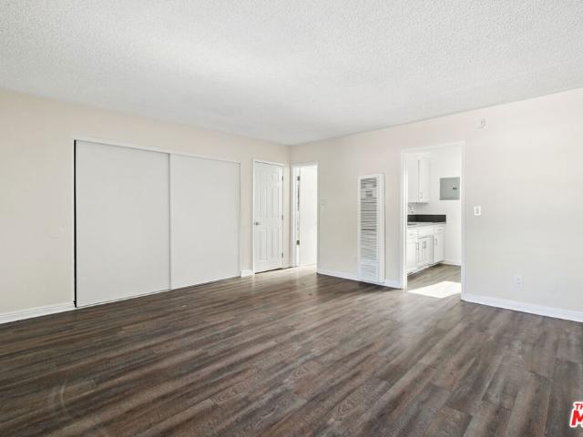 8924 Van Nuys Boulevard 14