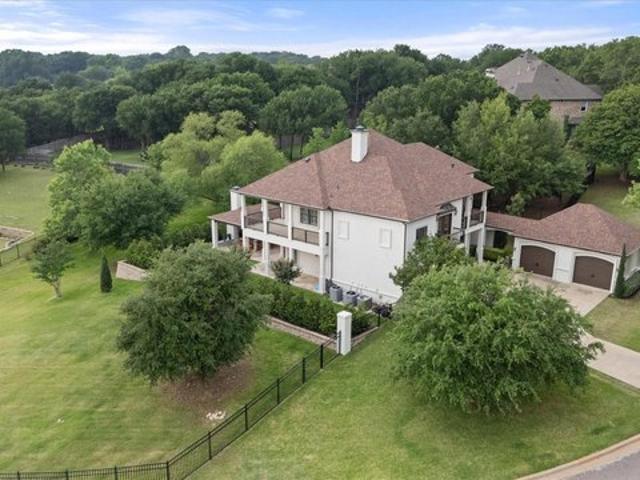 8924 Waterchase Cir, Fort Worth, TX 76120