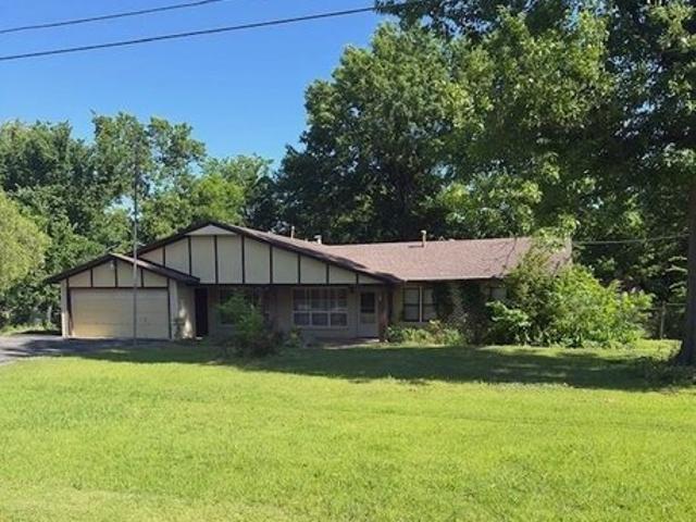 8925 E 15th St, Tulsa, OK 74112