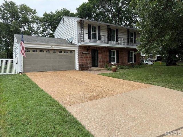 8925 Lou Ct, Crestwood, MO 63126