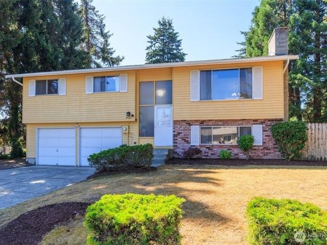 8926 Emerson Pl, Everett, WA 98208