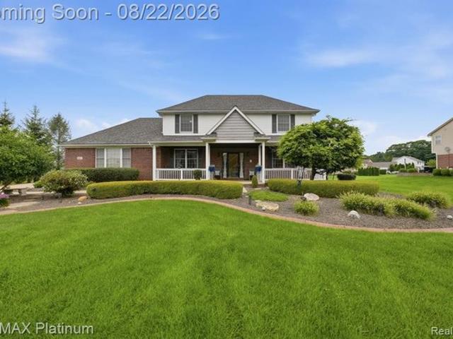8927 Lantree Dr, Hartland Township, MI 48855