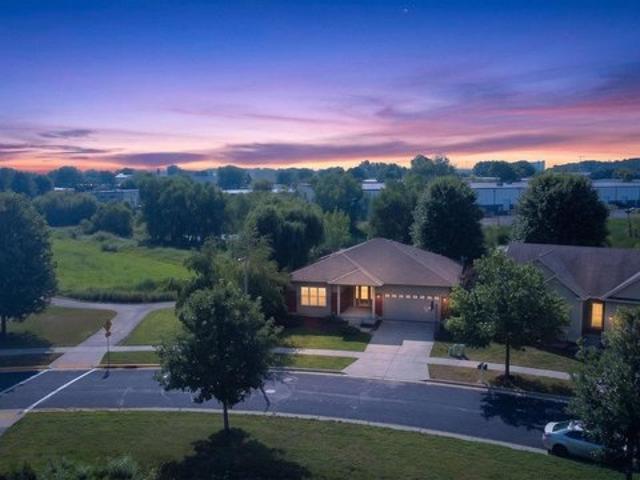 8927 Sunstone Ln, Middleton, WI 53562