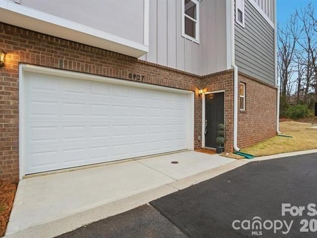 8927 Sharonbrook Dr, Charlotte, NC 28210