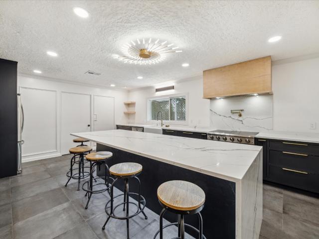 8928 West Lane