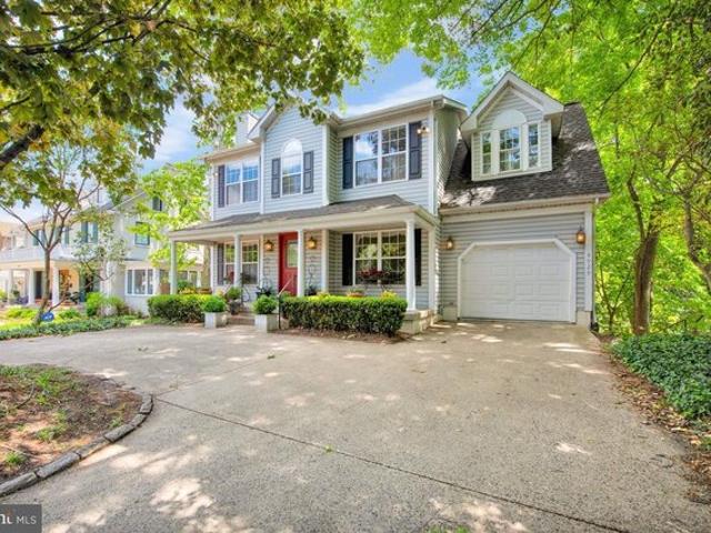 8929 Colesville Rd, Silver Spring, MD 20910