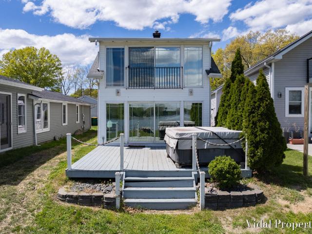 8929 Waruf Avenue