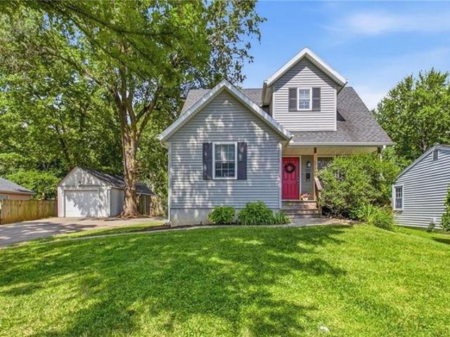 8920 Oak St, Kansas City, MO 64114