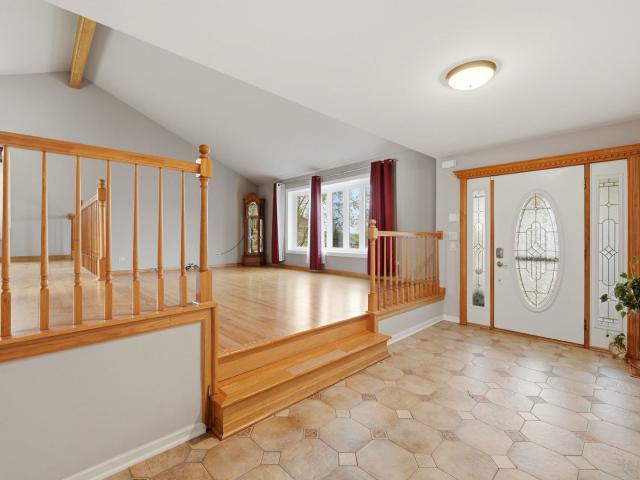 8920 Emerald Ct, Hickory Hills, IL 60457 | MLS #12625