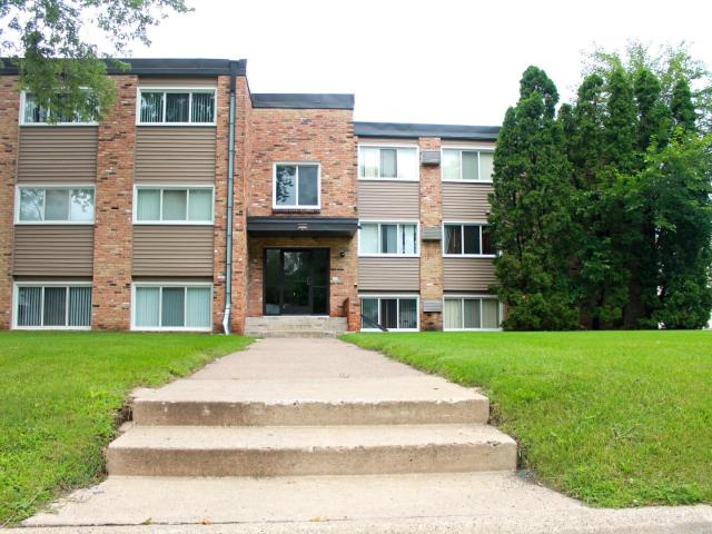 8920 Wentworth Apartments