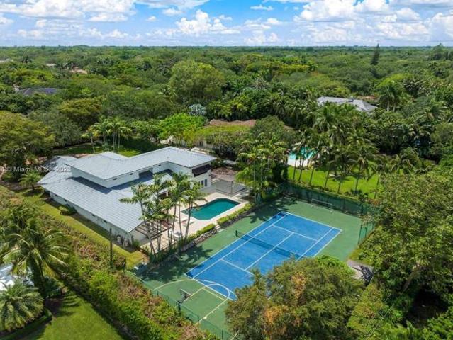 8920 61st Ct SW, Pinecrest, FL 33156