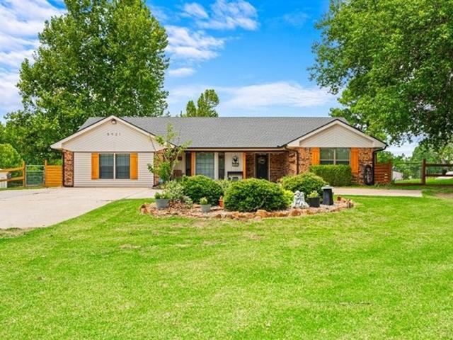 8921 Bobwhite Rd, Yukon, OK 73099