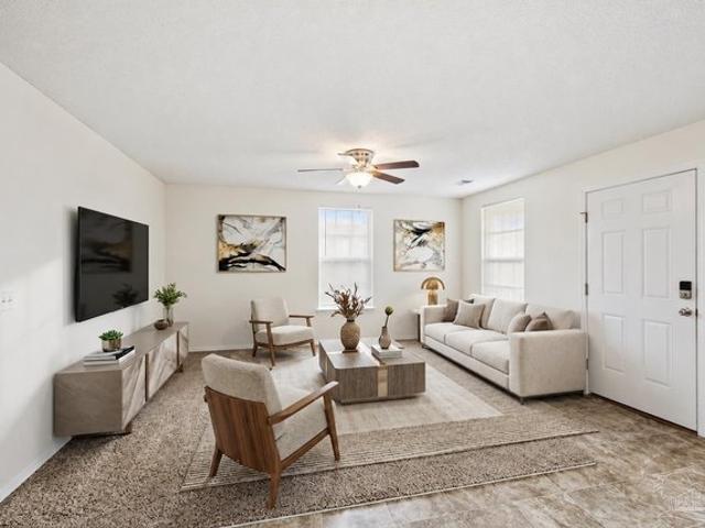 8921 Camshire Cir, Pensacola, FL 32507