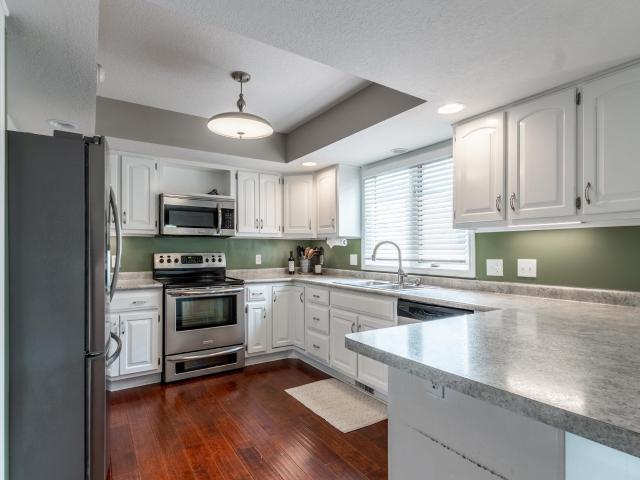 8921 Hickory Knoll Boulevard
