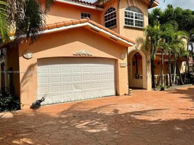8921 SW 44th St, Miami, FL 33165