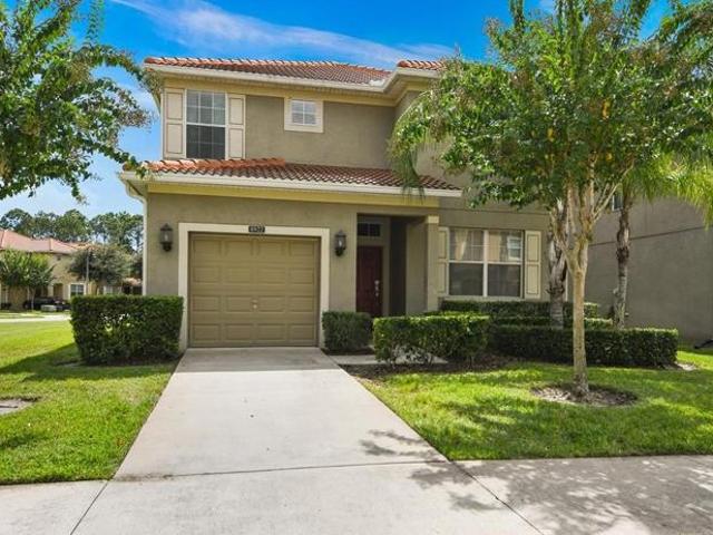 8922 Bismarck Palm Rd, Kissimmee, FL 34747