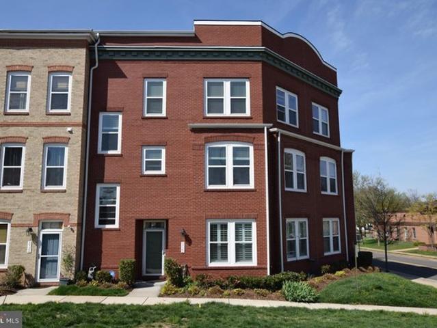 8922 Center St, Manassas, VA 20110