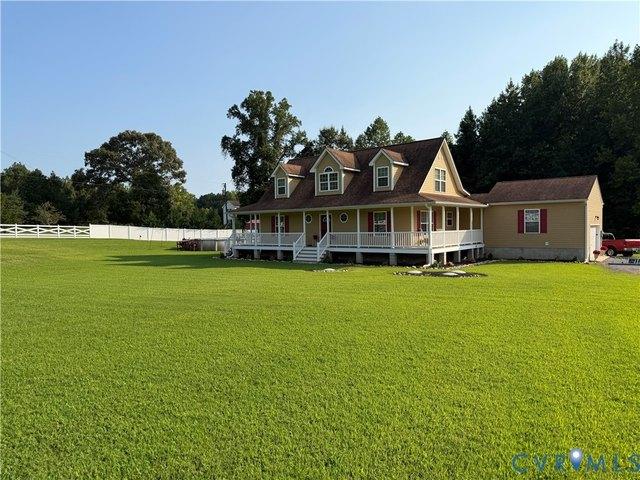 8922 Colonial Trl E, Smithfield, VA 23430