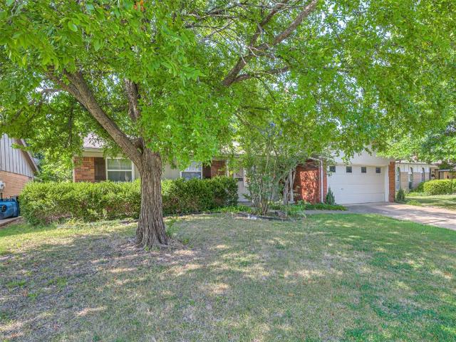 8922 E 49th Place