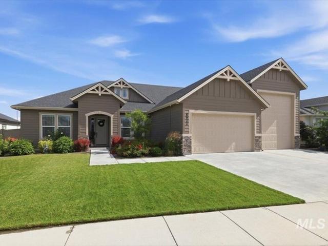 8922 E Lavender Dr, Nampa, ID 83687
