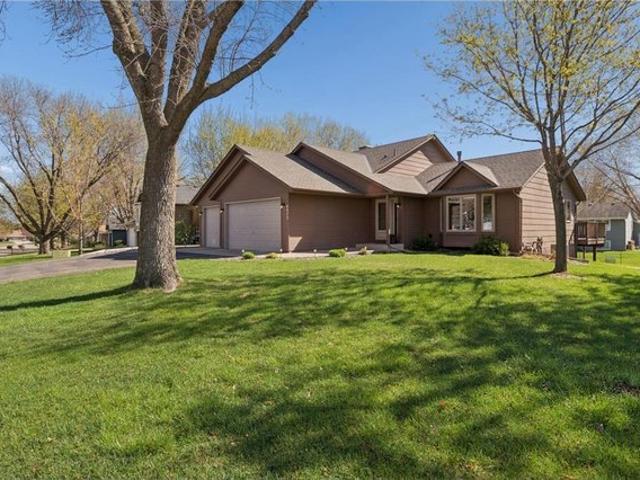 8922 Quinwood Ln N, Maple Grove, MN 55369