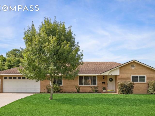 8922 Springview Ln, Houston, TX