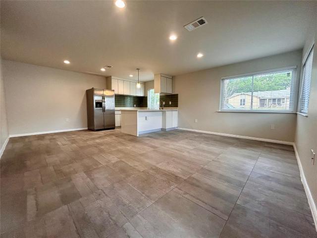 8922 Trone Cir # D