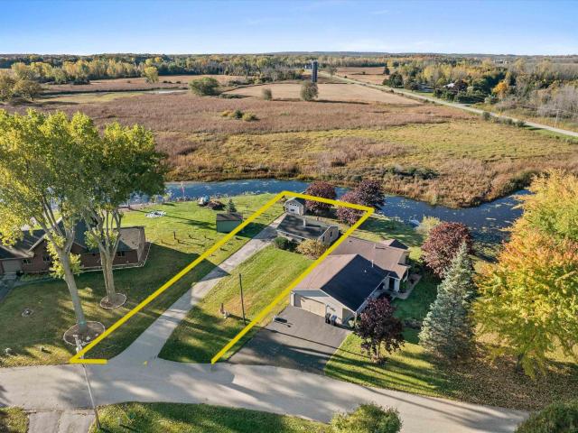8923 Twin Harbors Rd, Sturgeon Bay, WI 54235 | MLS #50316 | Compass