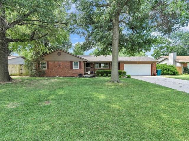 8923 W 11th St N, Wichita, KS 67212
