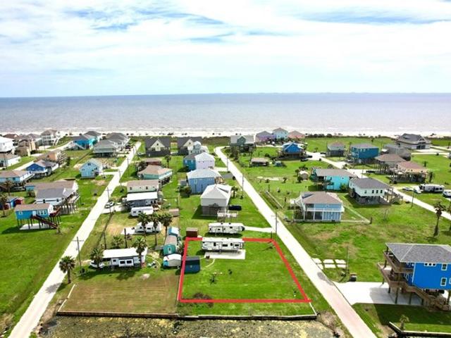 892 Bowers Ln, Crystal Beach, TX 77650