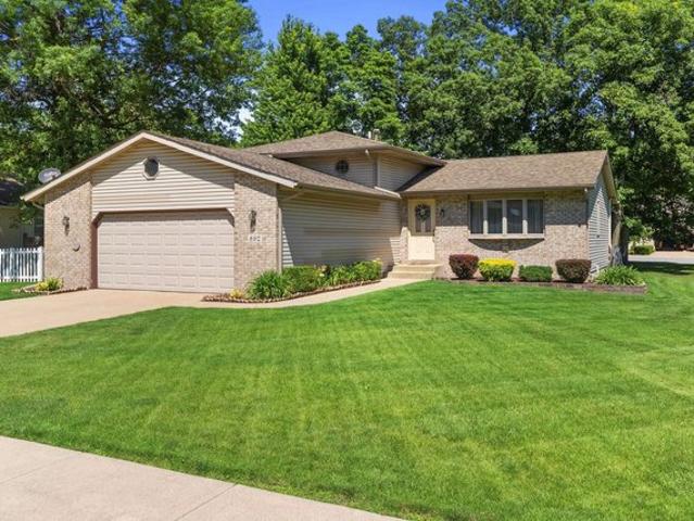 892 Essex Dr, Porter, IN 46304