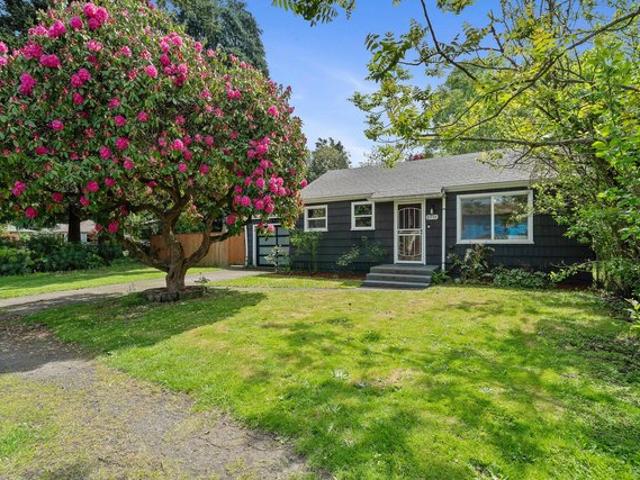 8934 NE Sumner St, Portland, OR 97220