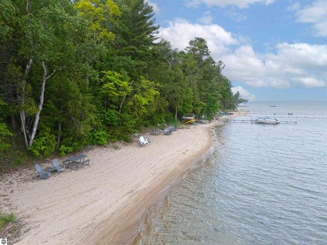 8934 Crockett Rd, Williamsburg, MI 49690