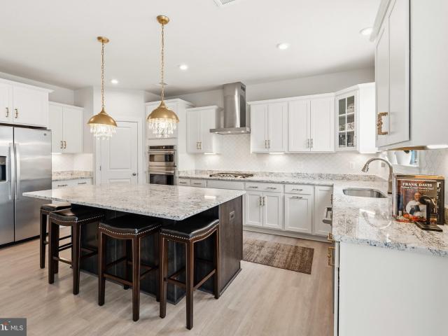 8934 Hubbard Way, Lorton, VA 22079 | MLS #VAFX2297 | Compass