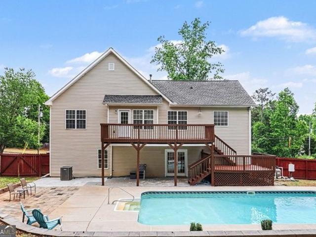 8936 Dornoch Cir, Winston, GA 30187