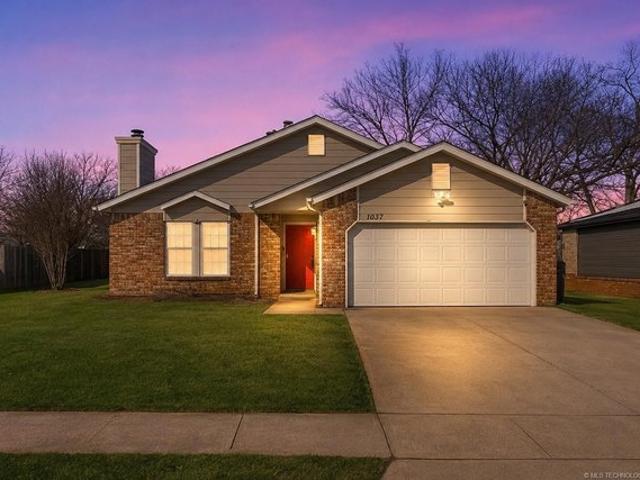 8937 E 135th St S, Bixby, OK 74008