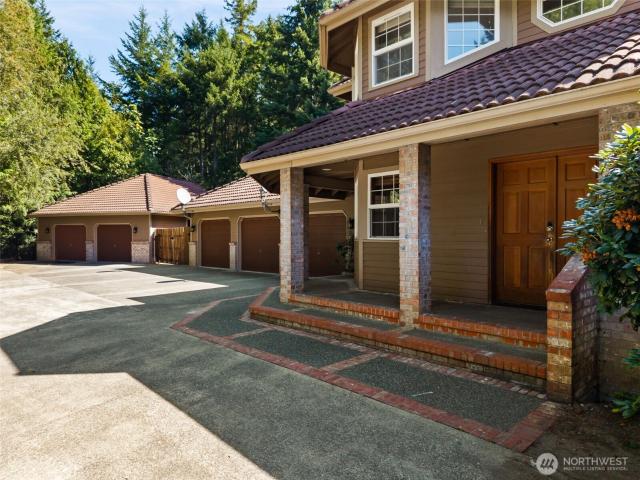 8937 Genesis Lane SE