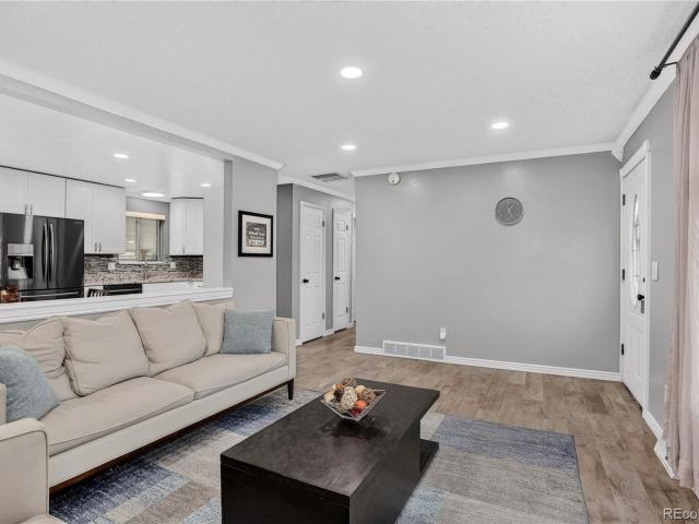 8939 W 91st Place
