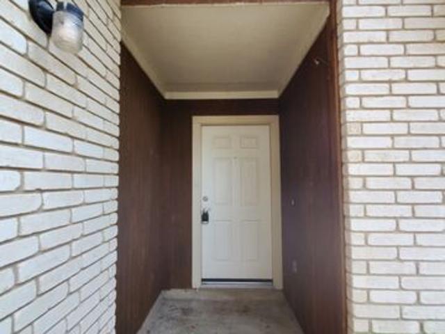 8930 Hambledon Dr