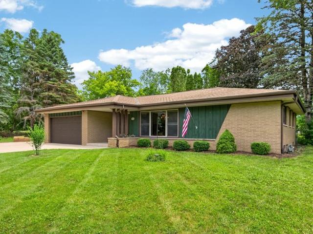 8930 S 21st St, Oak Creek, WI 53154
