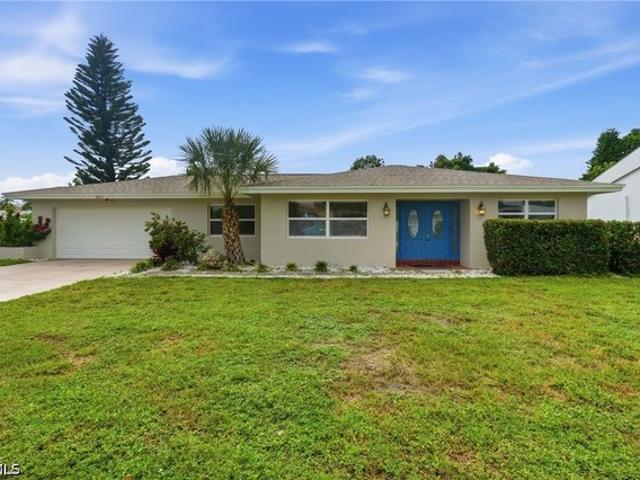 8931 Andover St, Fort Myers, FL 33907