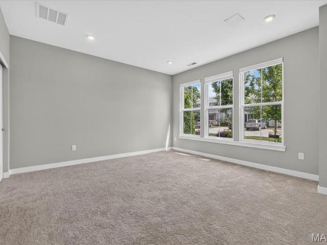 8933 Eager Rd, St. Louis, MO 63144 | MLS #26019