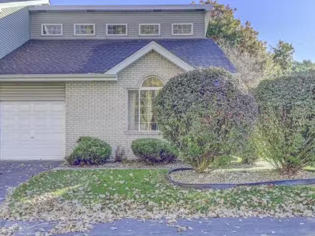 8933 Price Cir, Highland, IN 46322 MLS 812291