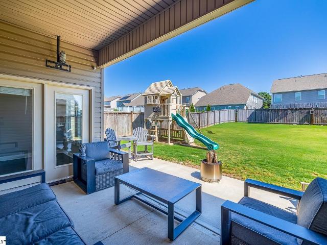 893 Deepwood Court