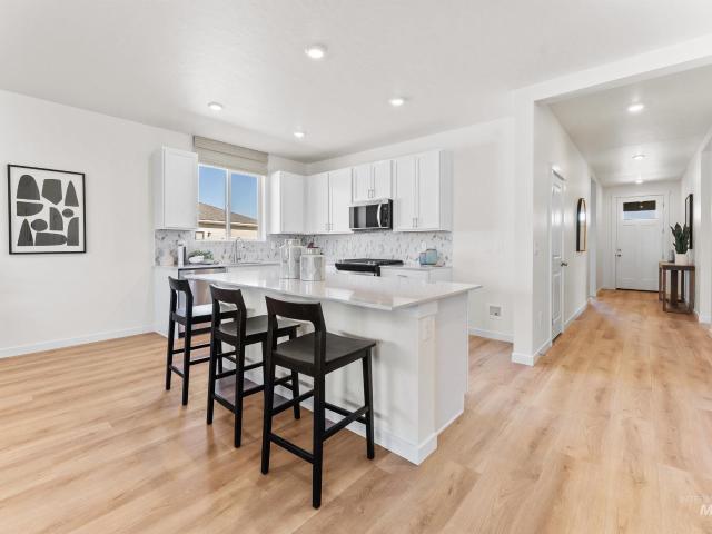 893 E Exploration Dr