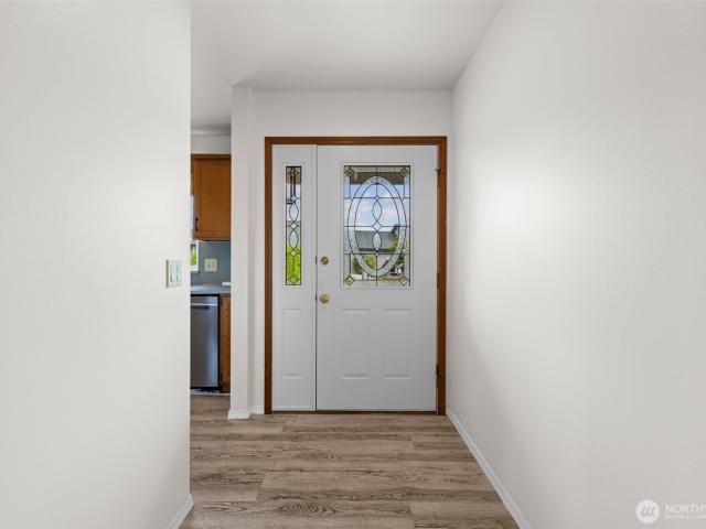 893 N Oxford Way