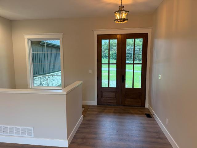 8944 n highway vv